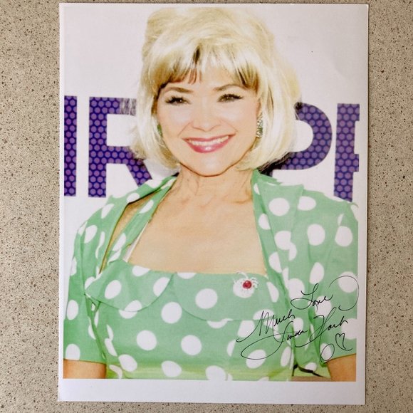 Autograph | Other | Linda Hart Signed Photo 8x1 Color Broadway Catch Me ...